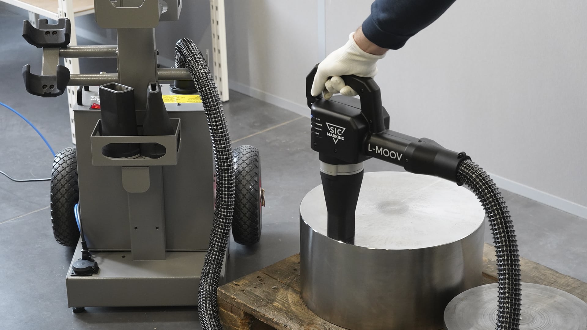 Marquage laser dans la construction : identification des matériaux et des outils. - SIC MARKING